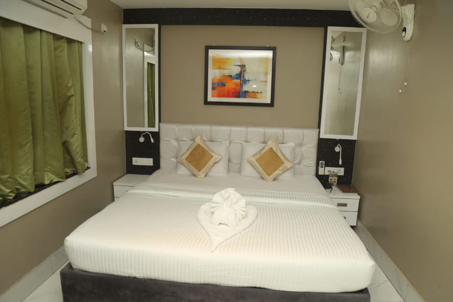 Single Occupancy Deluxe Room - Geetanjali International
